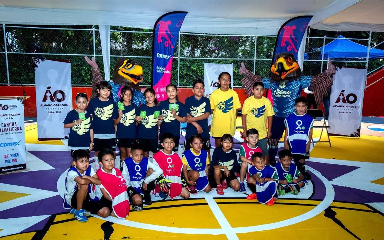 Comex y aliados inauguran cancha rehabilitada en la Ciudad de México ...